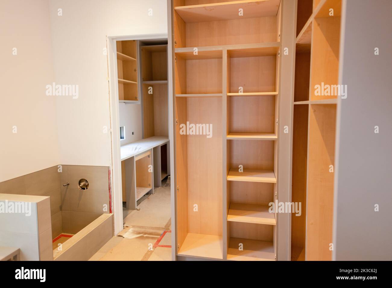 Built closets hi-res stock photography and images - Alamy