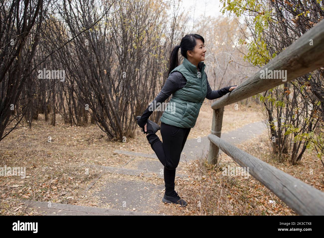 Female runner black hi-res stock photography and images - Alamy