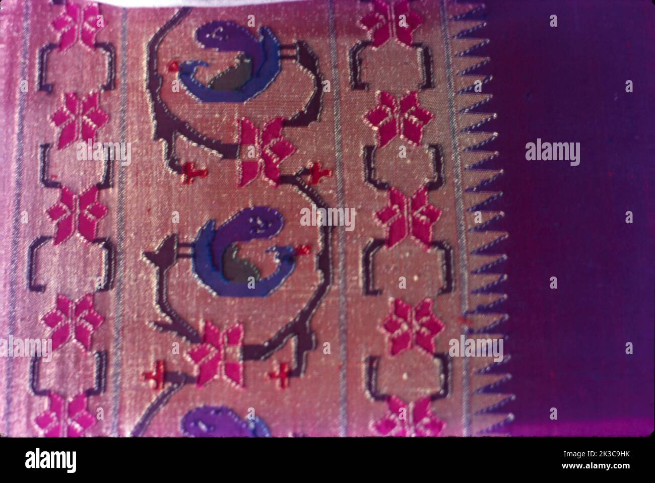 Paithani saree weaving hi-res stock photography and images - Alamy
