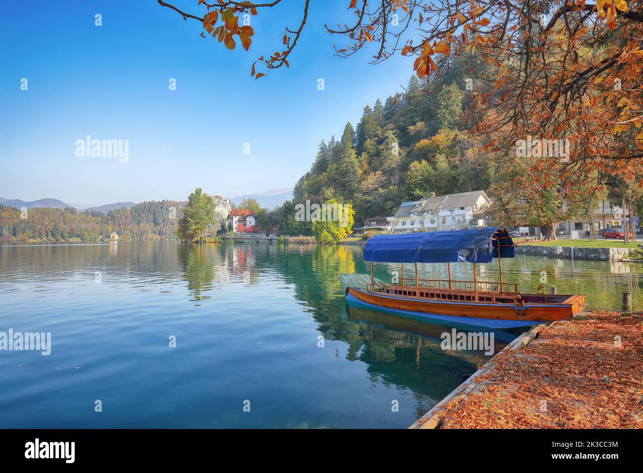 Gorgeous sunny day view of popular tourist destination Bled lake ...