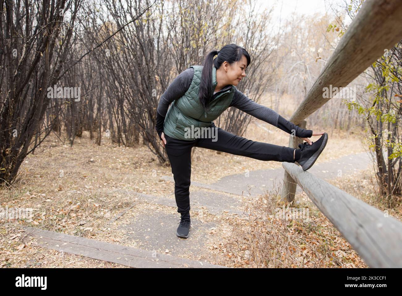 Female runner black hi-res stock photography and images - Alamy