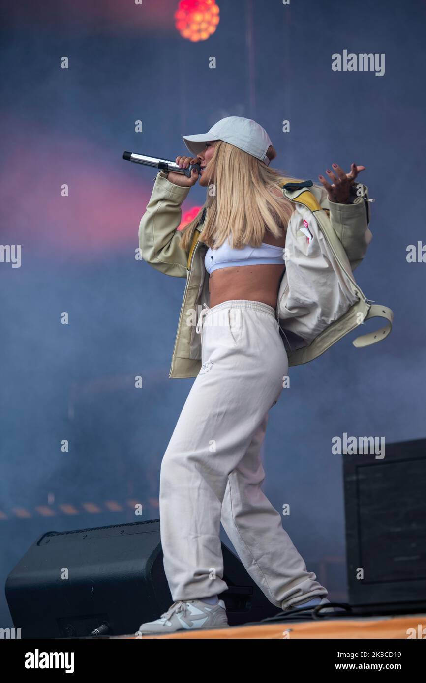 Loredana zefi aliu hi-res stock photography and images - Alamy