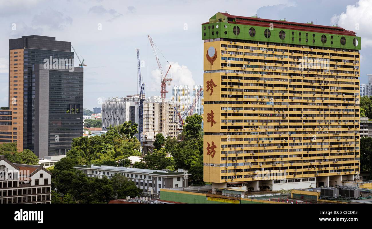 Singapore, July 24, 2022 - Yellow apartment building in Chinatown Stock ...