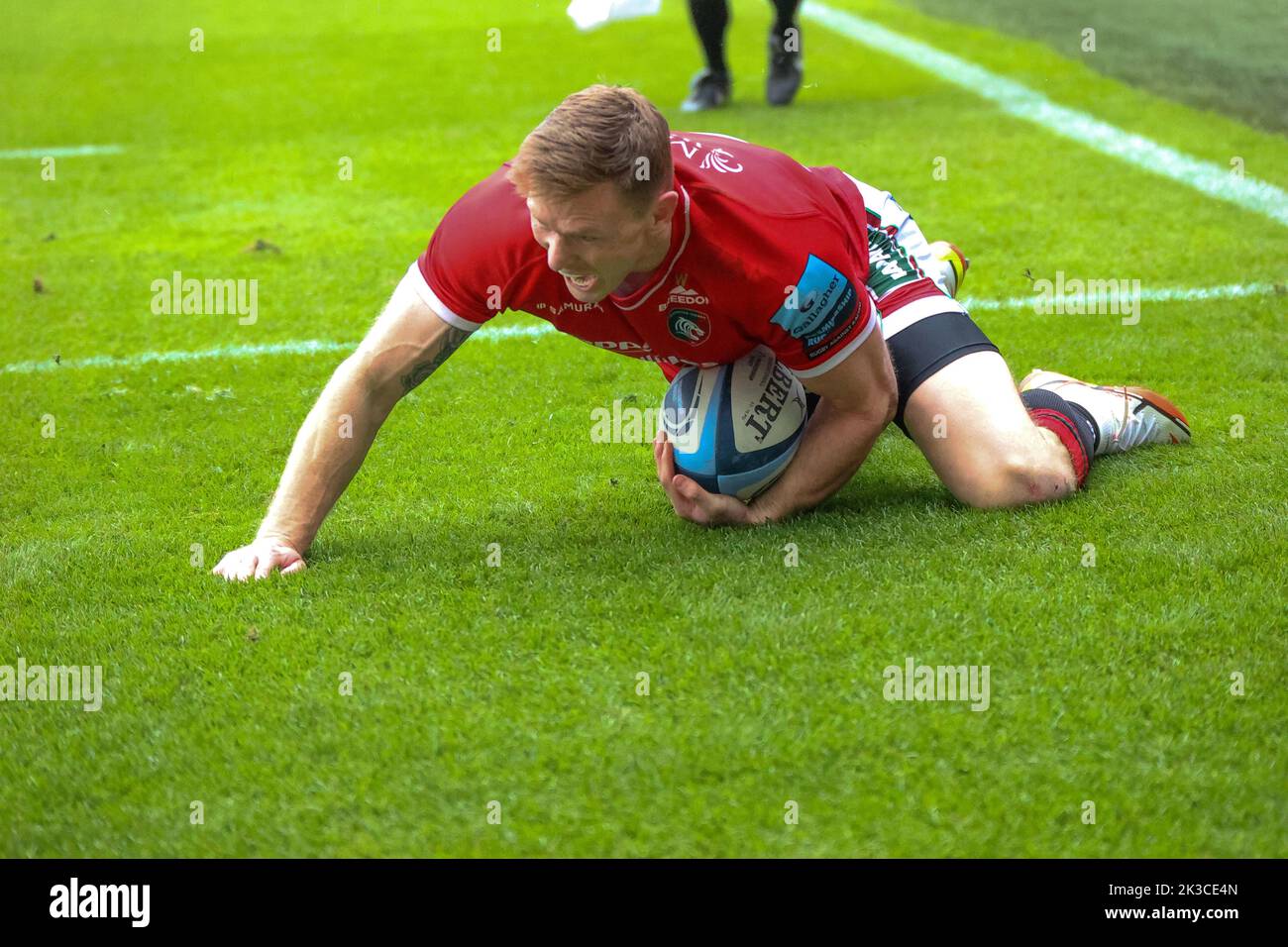 24.09.2022 Northampton, England. Rugby Union. Chris Ashton scores a try ...