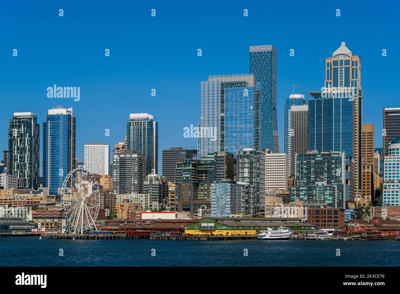 Downtown skyline and waterfront, Seattle, Washington, USA Stock Photo ...