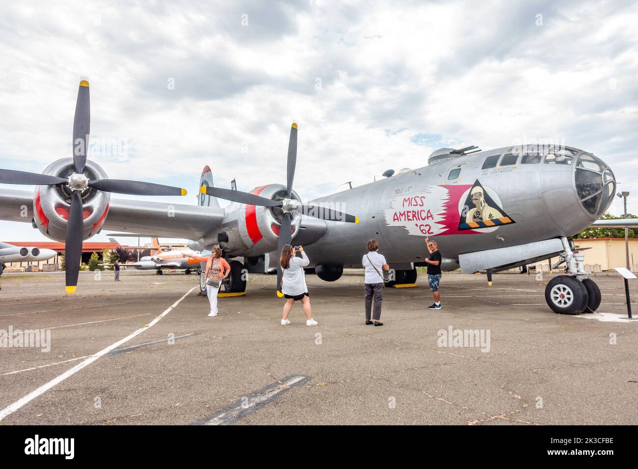 Boeing b 29 superfortress aircraft hi-res stock photography and images ...