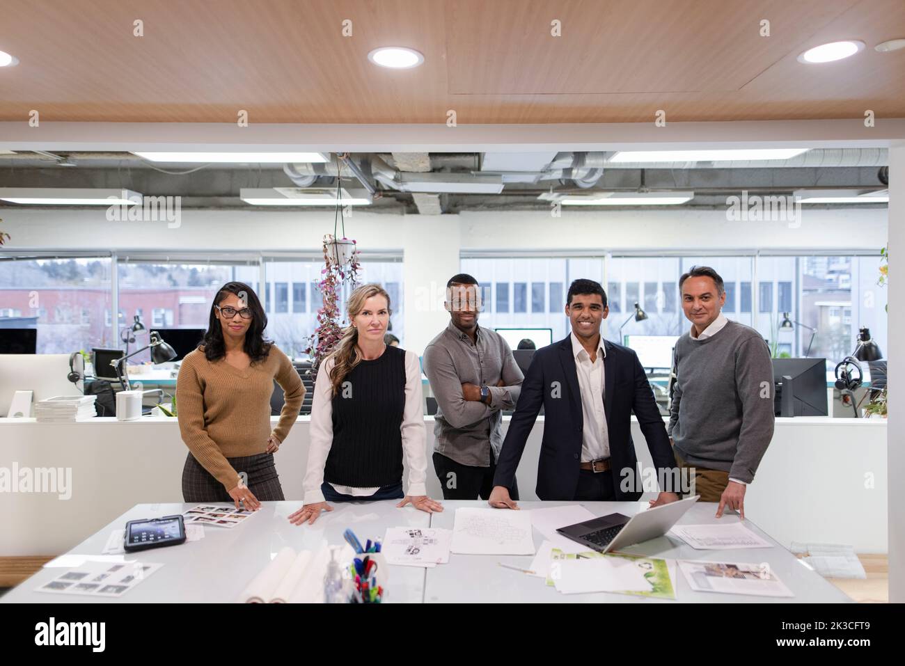 People in plan view hi-res stock photography and images - Alamy