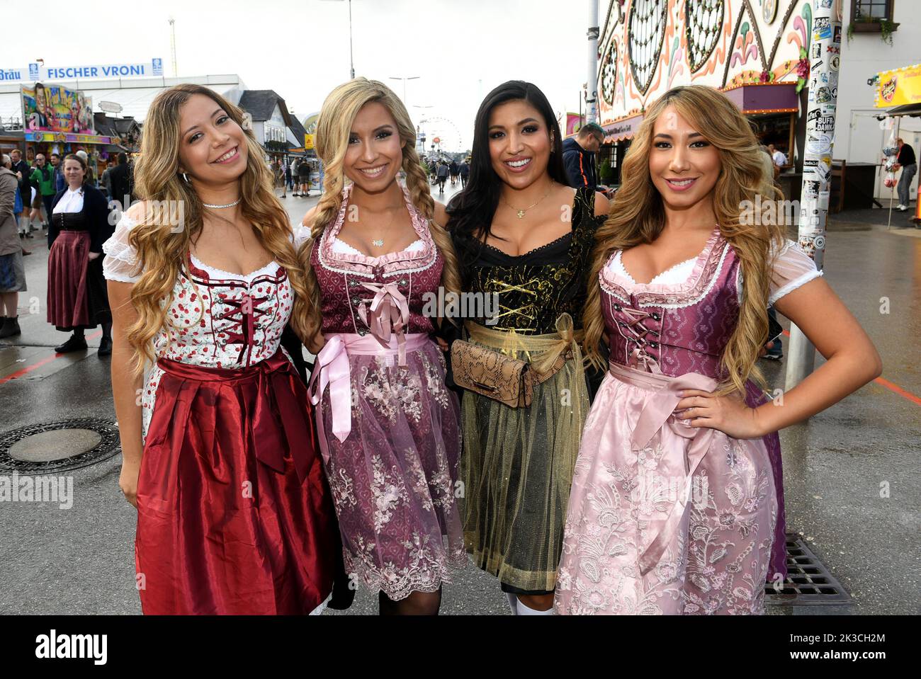 Munich, Germany. 26th Sep, 2022. Michelle Vidal (l-r), Vanessa Vidal ...