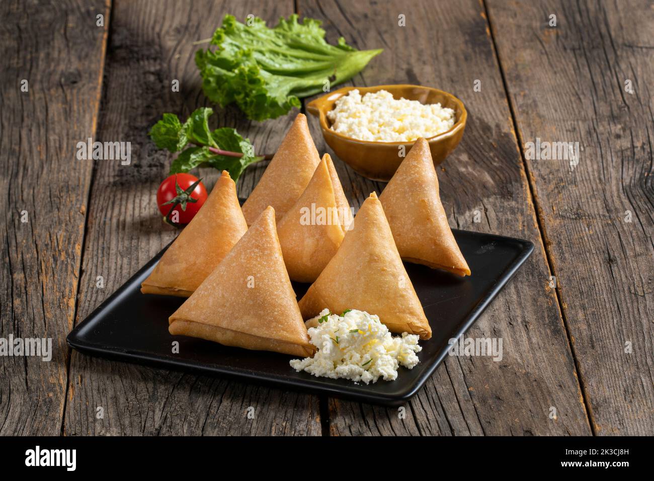 ried indian dish samosha.Indian Delicious Deep Fried Breakfast Samosa ...