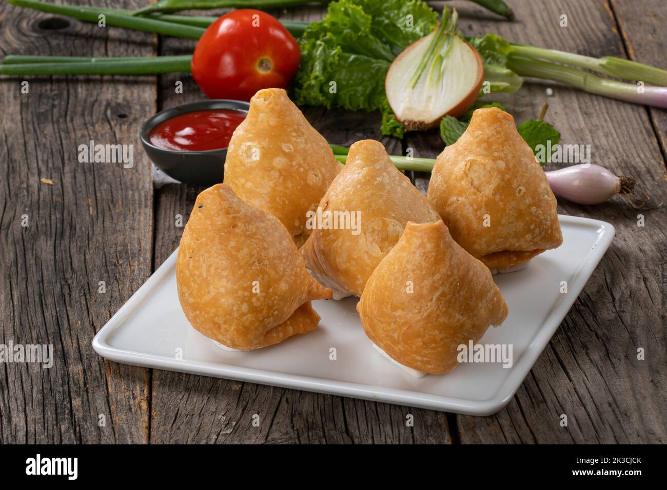 Indian food samosas hi-res stock photography and images - Alamy