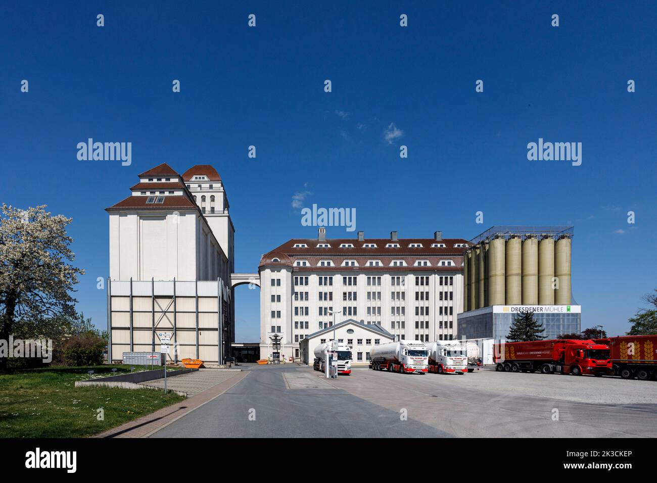 Dresdener Mühle, Getreidemühle am Alberthafen im Dresdner Stadtteil ...