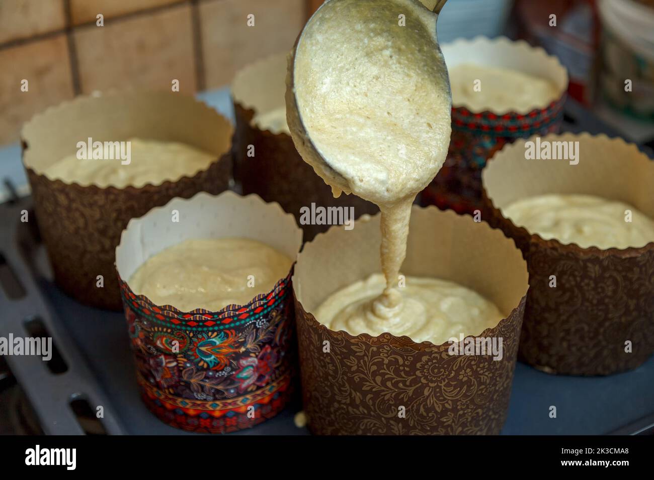 Filling cake forms hi-res stock photography and images - Alamy