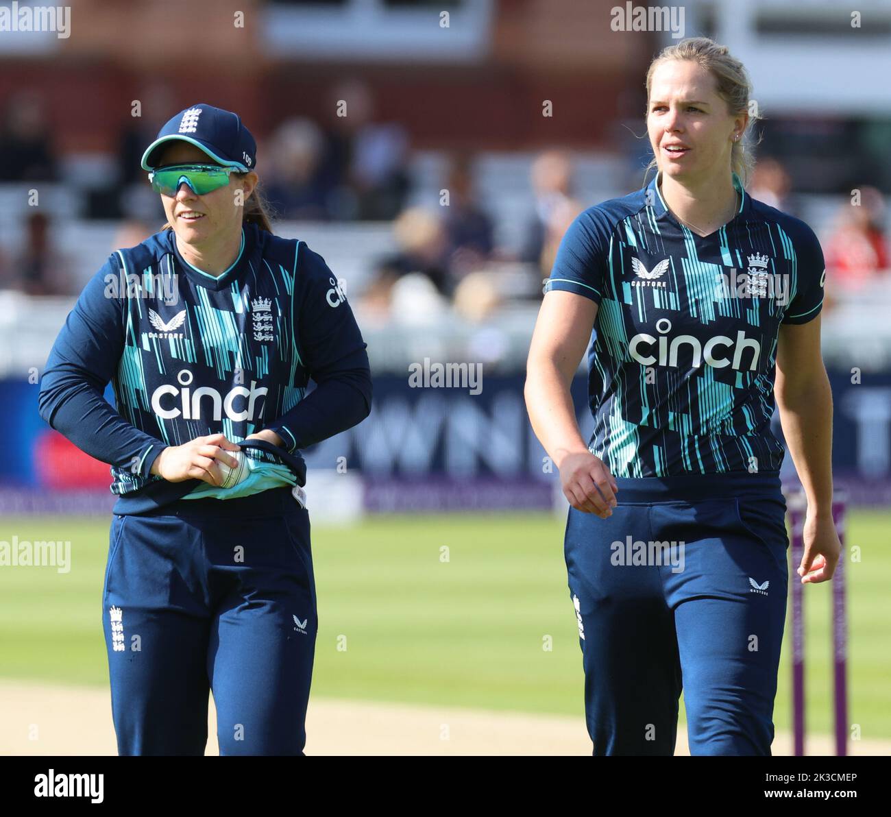 LONDON ENGLAND - SEPTEMBER 24 : L-R England Women's Tammy Beaumont and ...