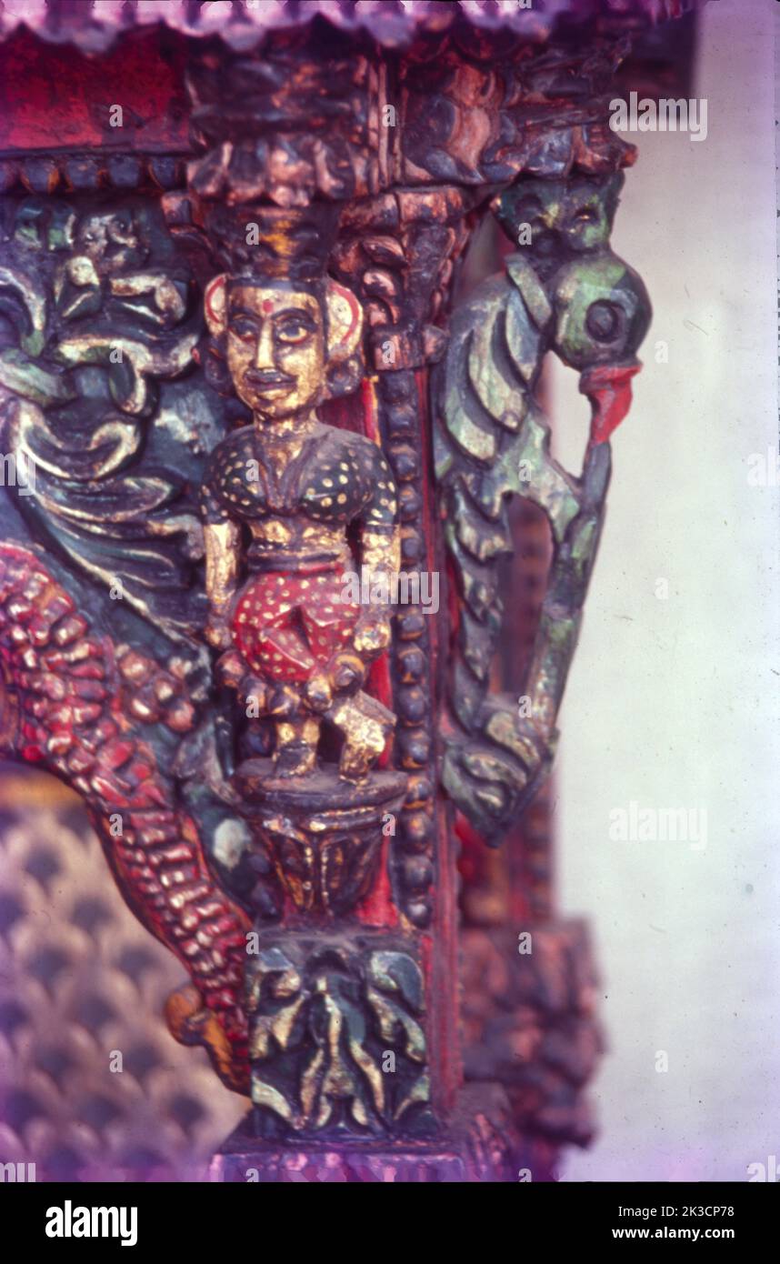 Wooden Pillar, Pillar Support Stock Photo - Alamy