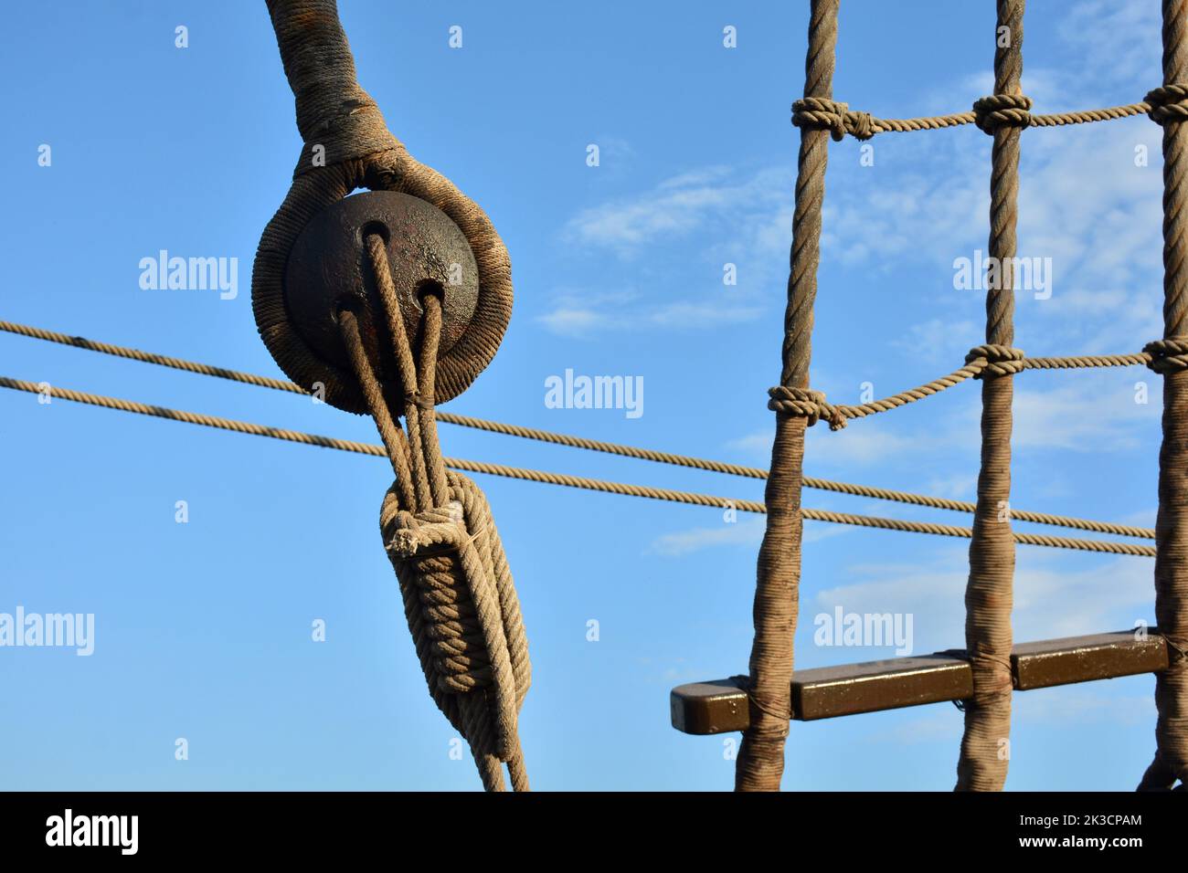Escala de barco hi-res stock photography and images - Alamy