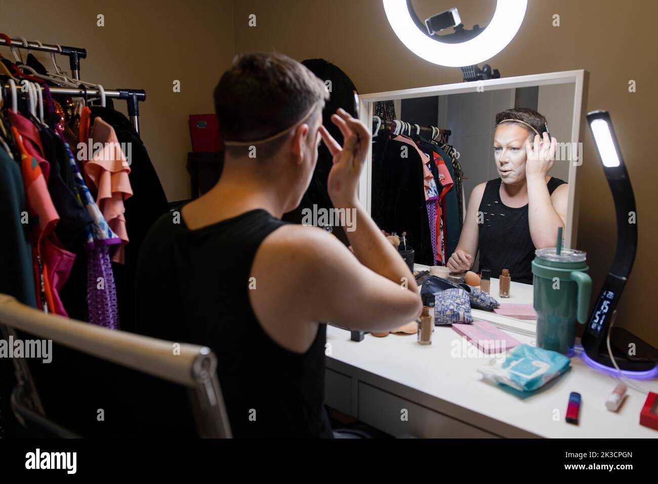 Performer series ring hi-res stock photography and images - Alamy