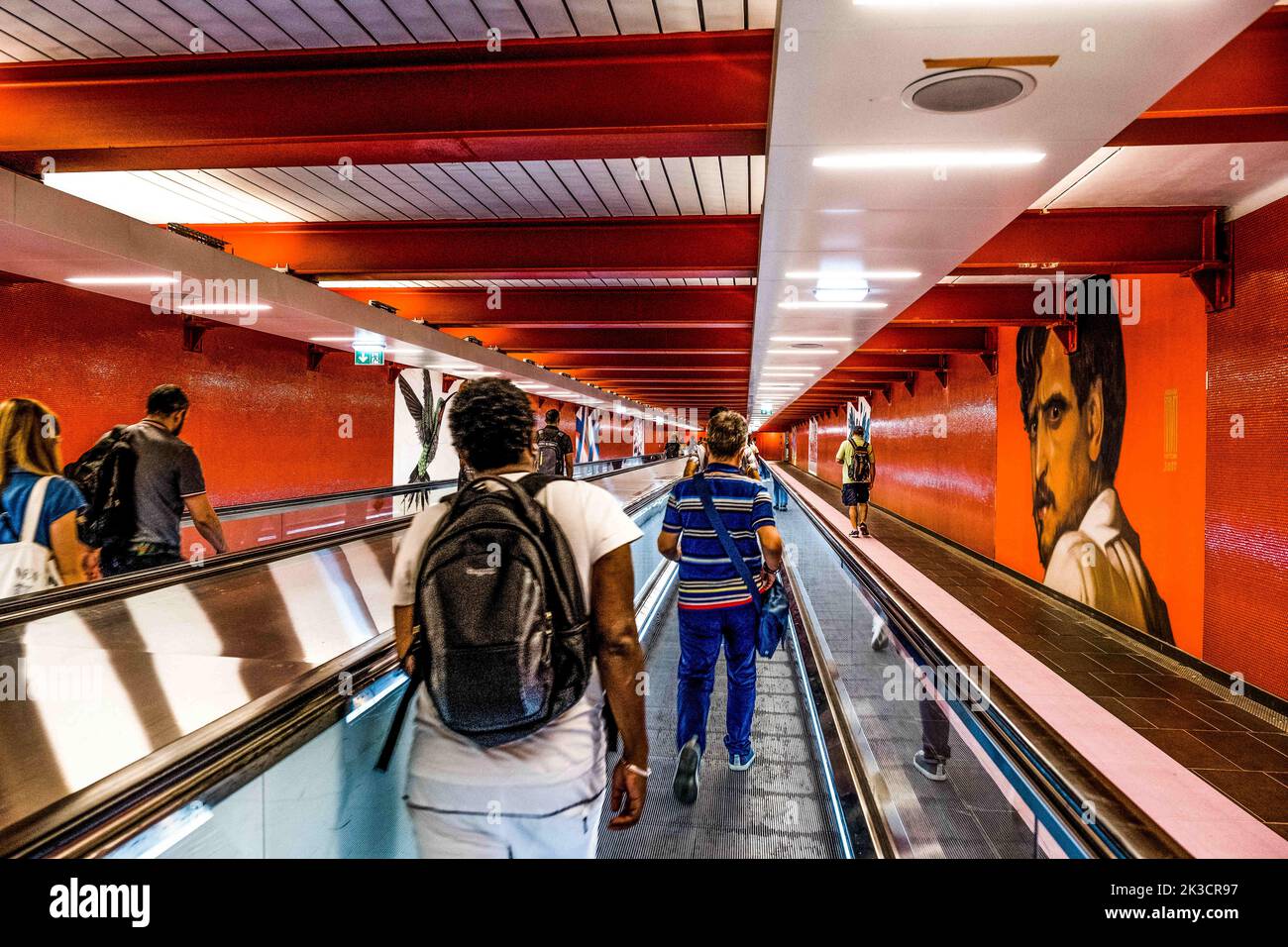 After years of work, two corridors of the Auber station are entirely ...