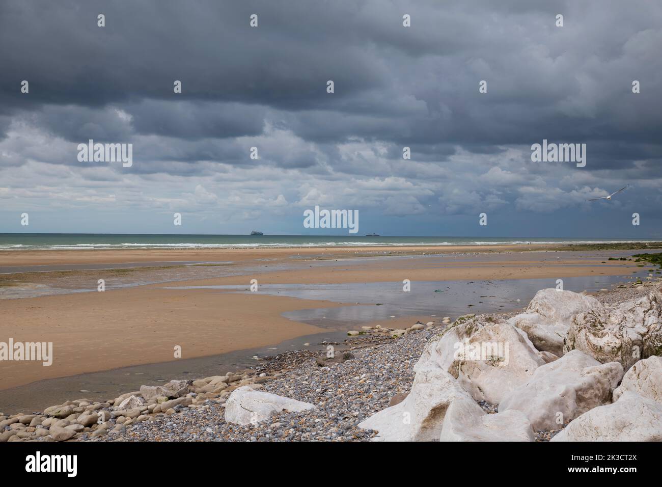 low tide on the beach of cap blanc nez in france with white rocks Stock ...