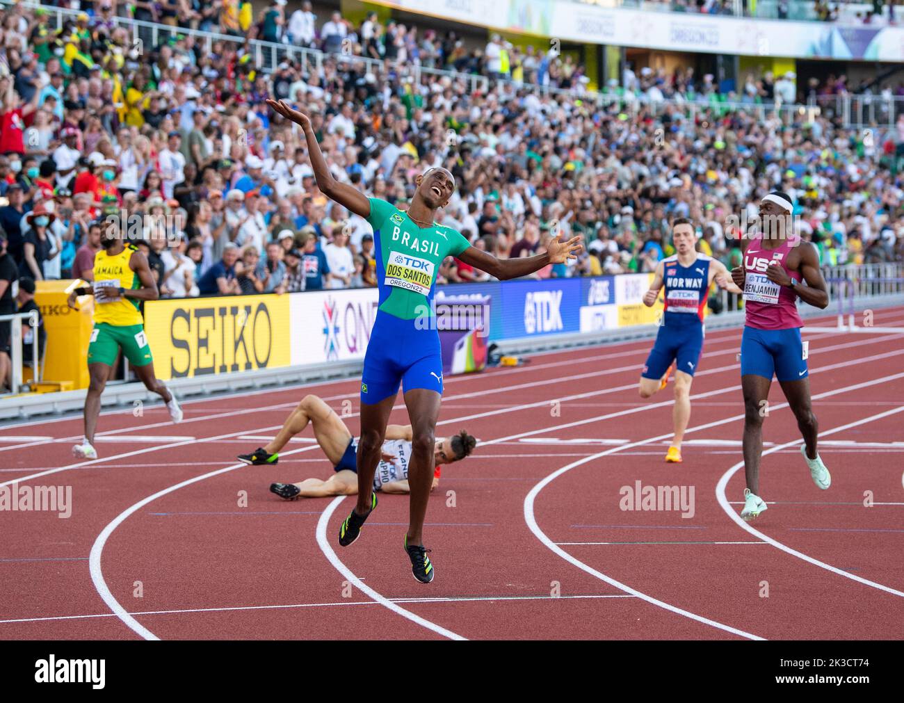 Alison Dos Santos of Brazil celebrating win in the men’s 400m hurdles ...