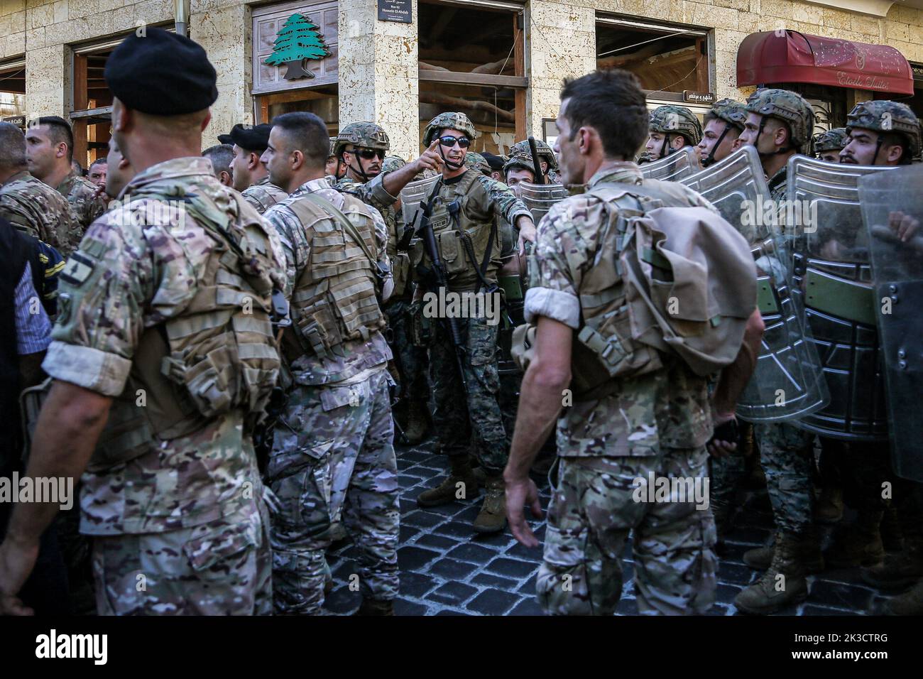 Beirut, Lebanon. 26th Sep, 2022. Lebanese army soldiers secure the ...