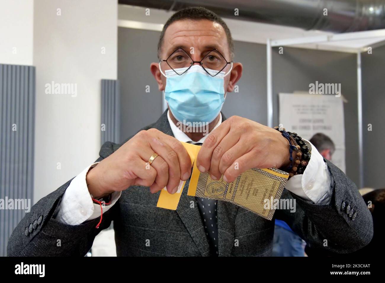 Italy election anti fraud hi-res stock photography and images - Alamy