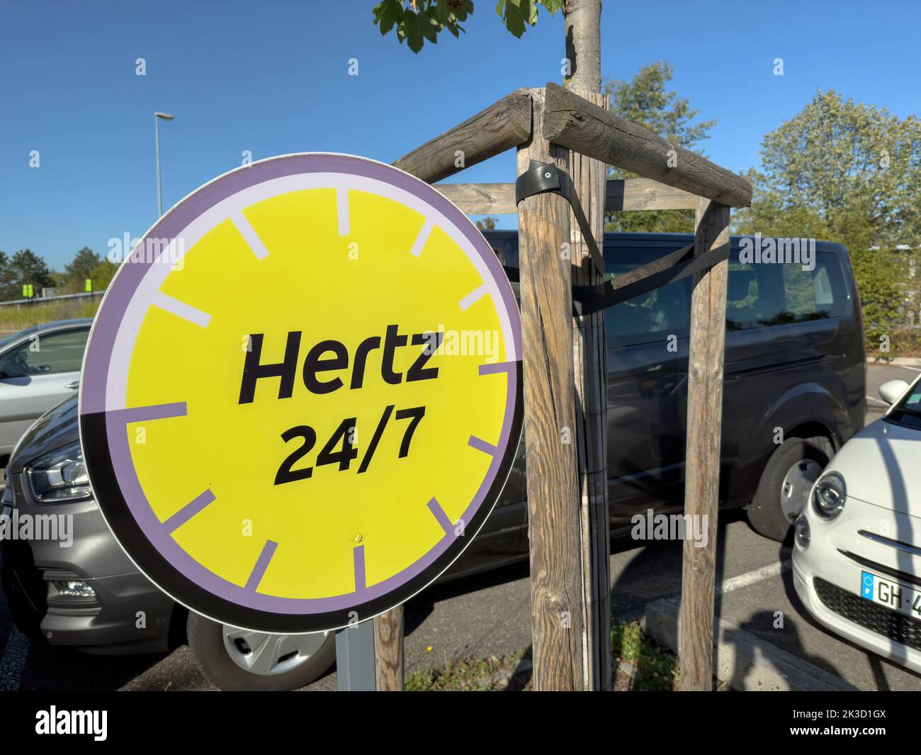 Airport limo sign hi-res stock photography and images - Alamy