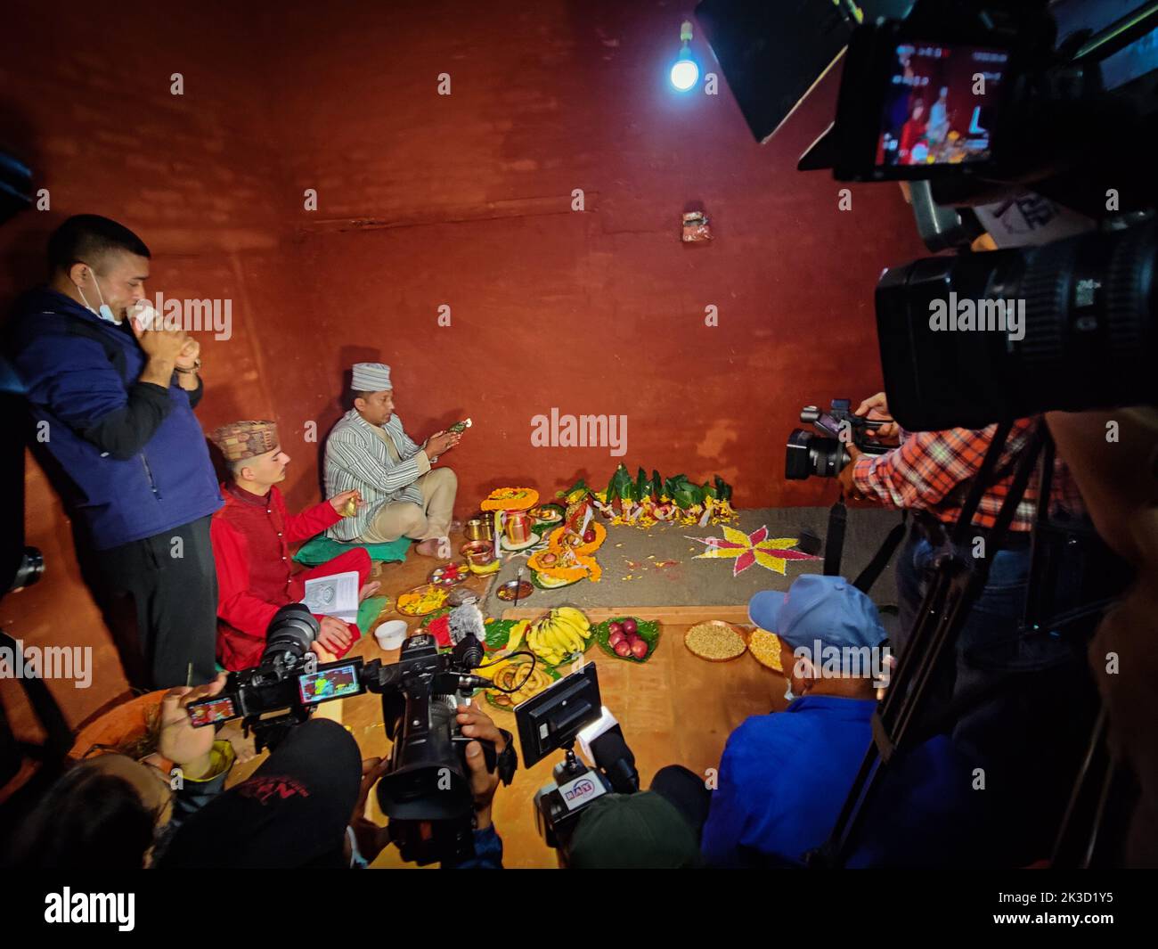 Kathmandu, Bagmati, Nepal. 26th Sep, 2022. People offer prayers as they ...