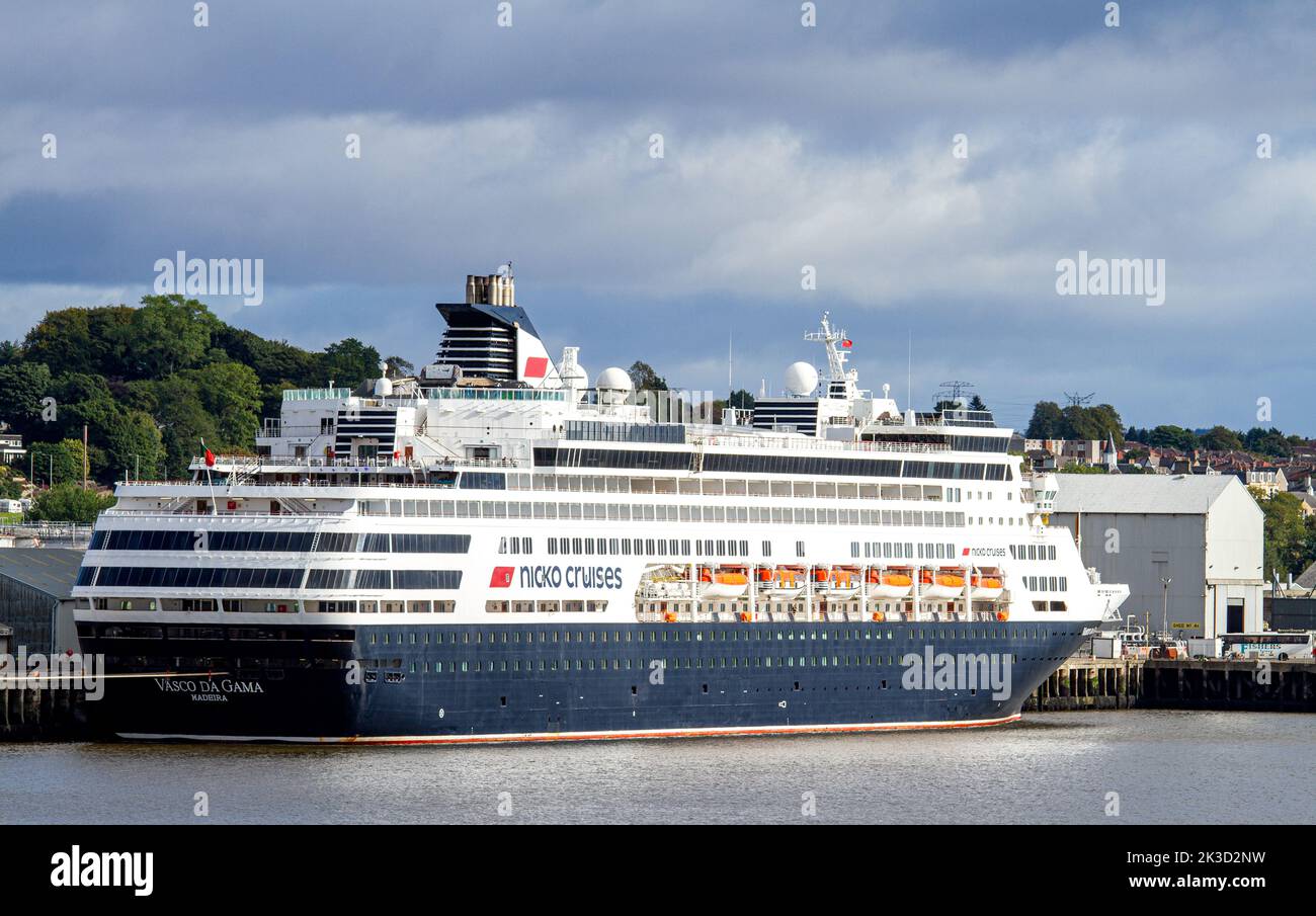 Cruise ship dundee hi-res stock photography and images - Alamy