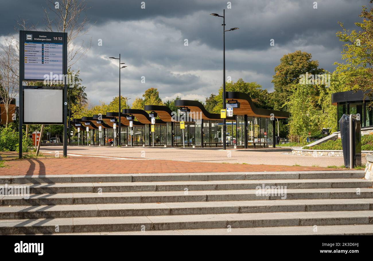 Modern bus station hi-res stock photography and images - Alamy
