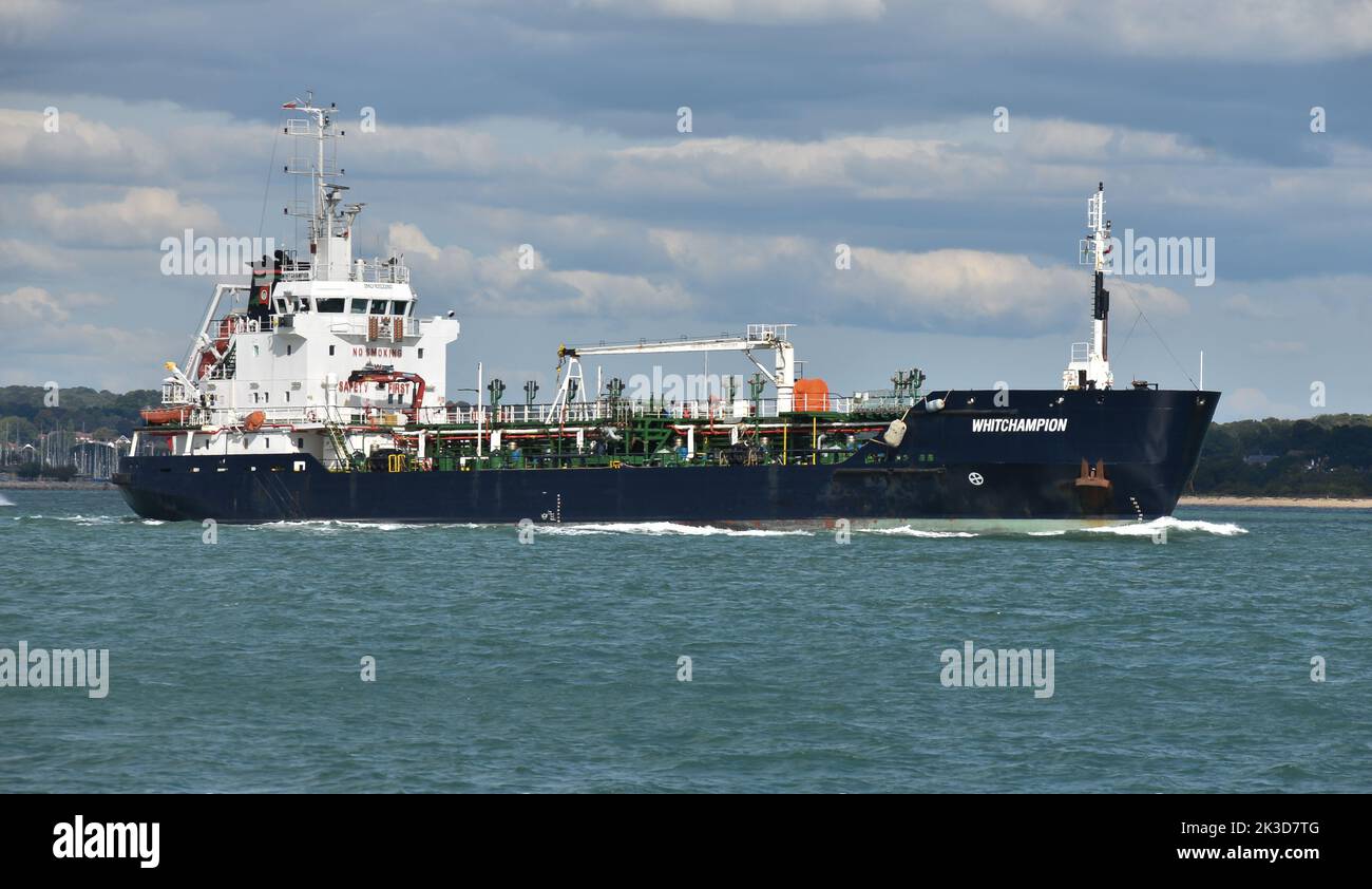 Shipping/Cargo/Container Ship At Calshot Beach Stock Photo - Alamy