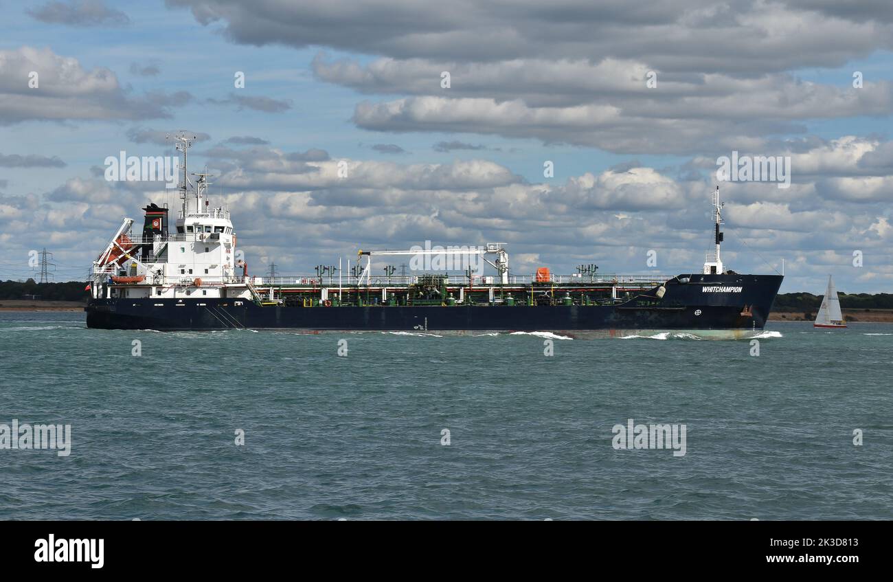 Shipping/Cargo/Container Ship At Calshot Beach Stock Photo - Alamy