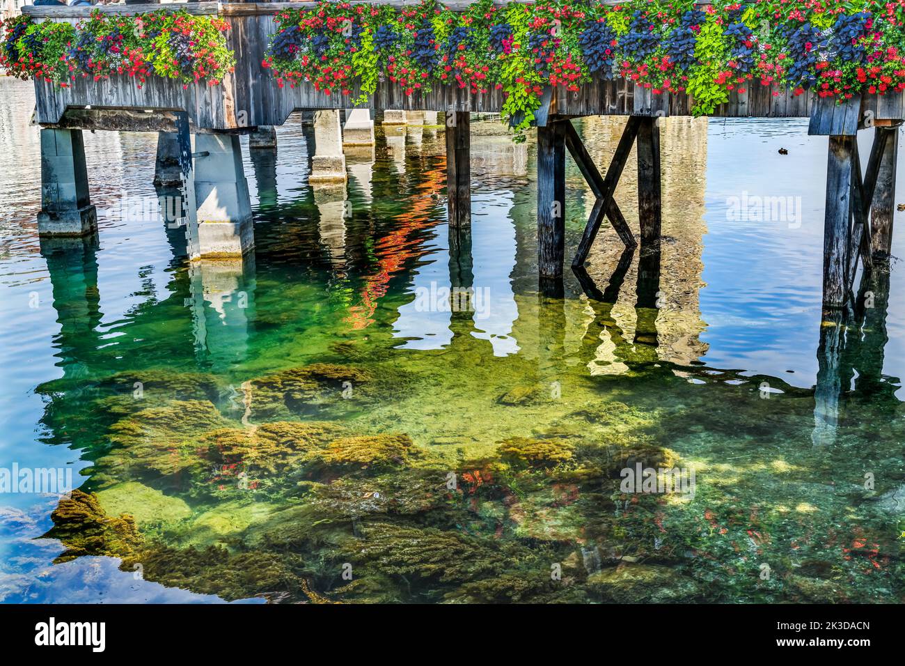 Chapel Wooden Covered Footbridge Kapellbrucke Reflection Over Reuss ...