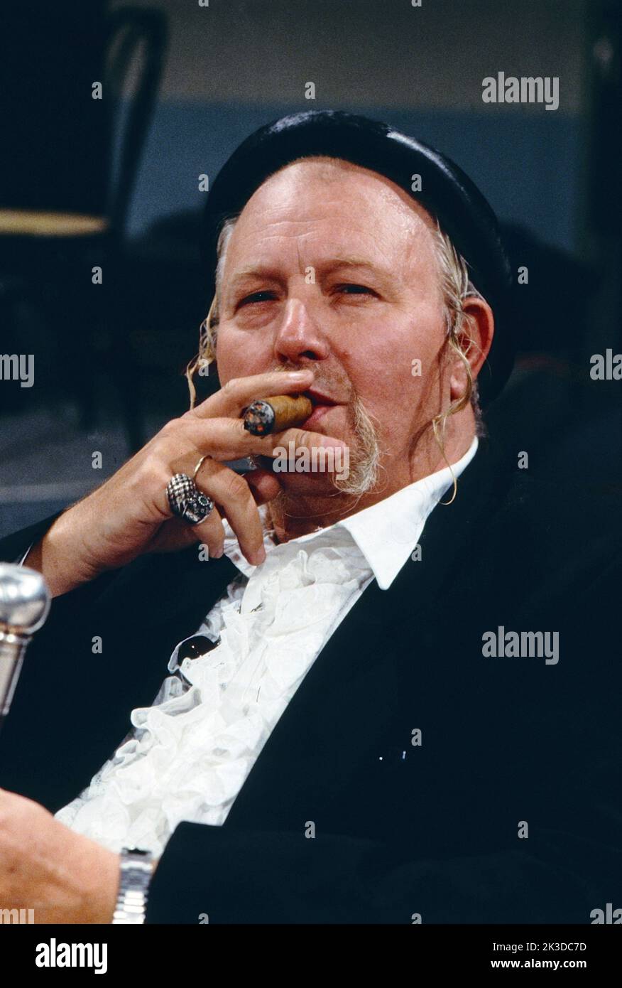 Wolf Vostell, deutscher Maler, Bildhauer, Wegbereiter des Happenings ...