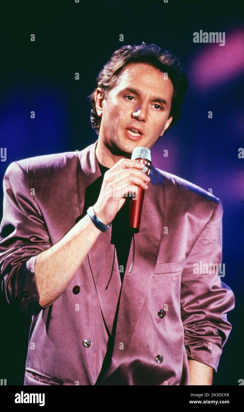 Songwriter performance hi-res stock photography and images - Alamy