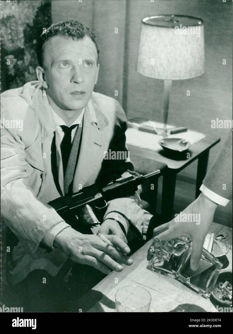 Stahlnetz: Rehe - Voller Spannung und auf alles vorbereitet bewacht die ...