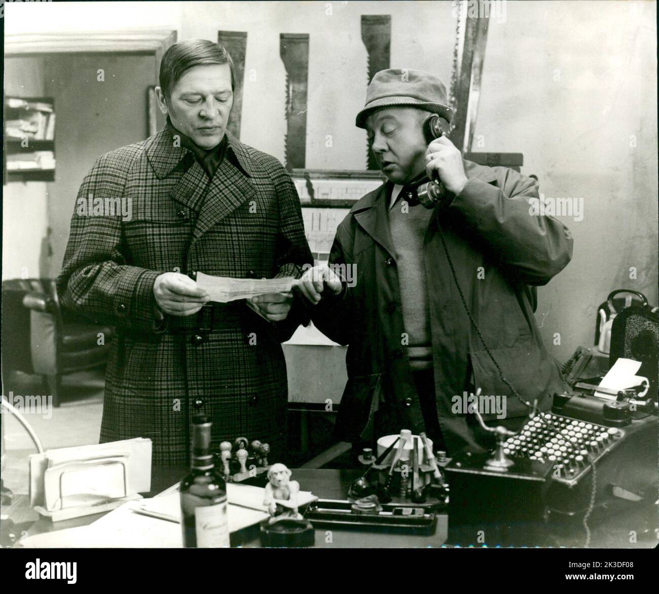 Fotografie der deutschen Schauspieler Dieter Neutze und Werner Peters ...