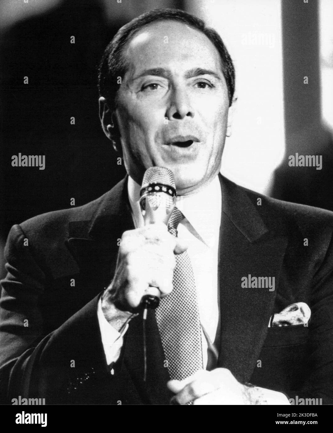 Paul Albert Anka, kanadischer Sänger, bei einem Auftritt, Anfang 1990er ...