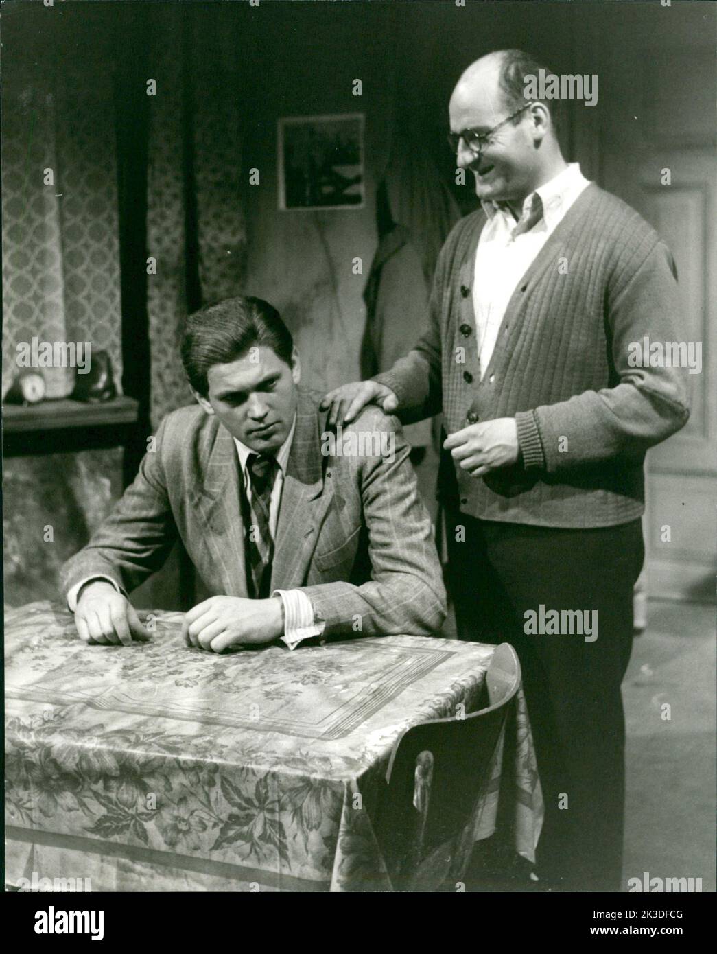 Gnade für Timothy Evans (1969) - Evans kommt nach Hause und findet seine Frau tot vor. Auf ...