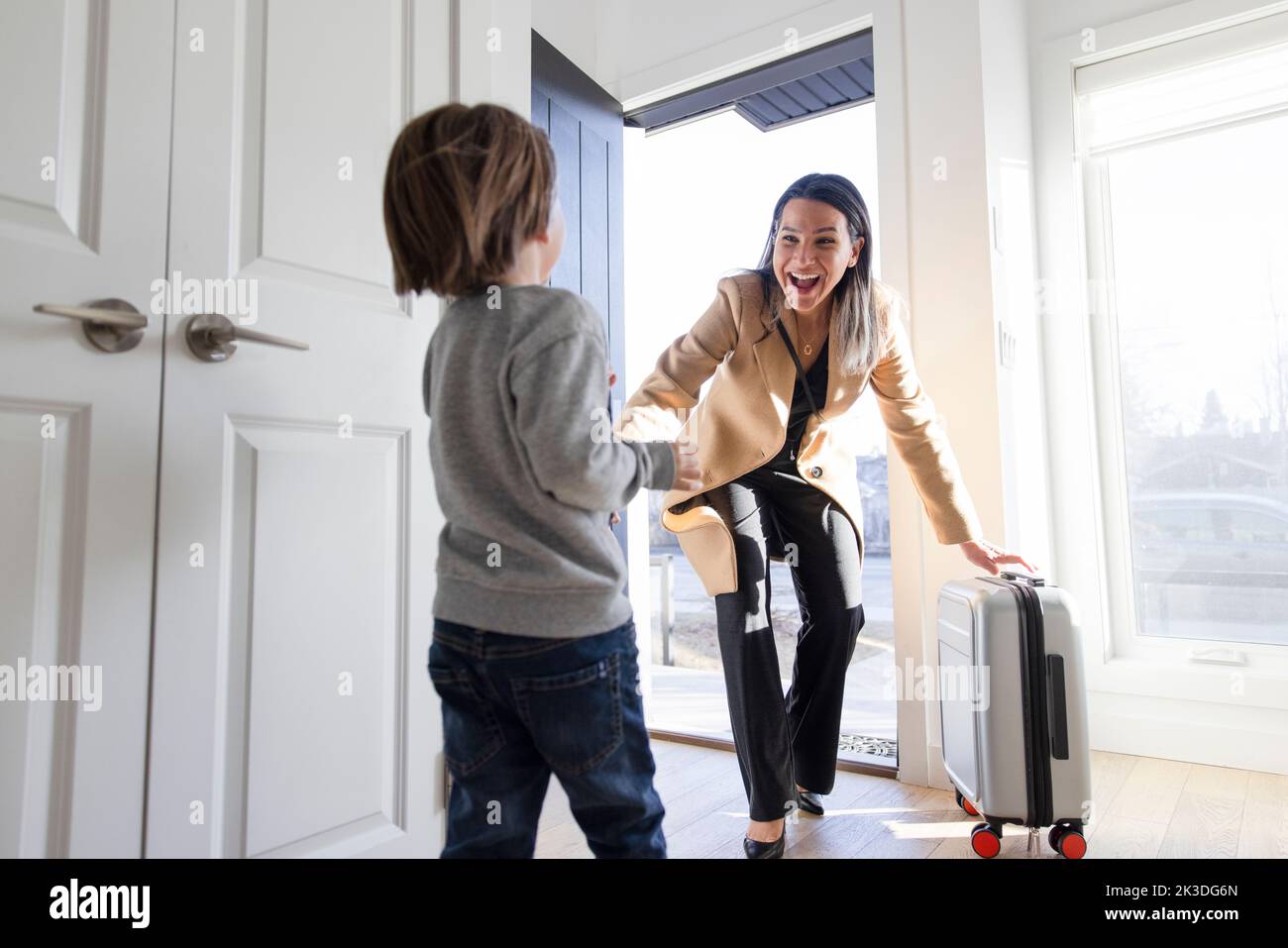 Running to mother hi-res stock photography and images - Alamy