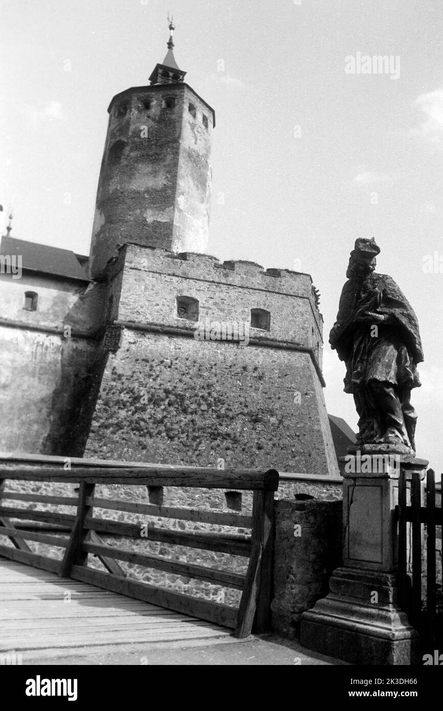 Burg forchtenstein castle austria Black and White Stock Photos & Images ...