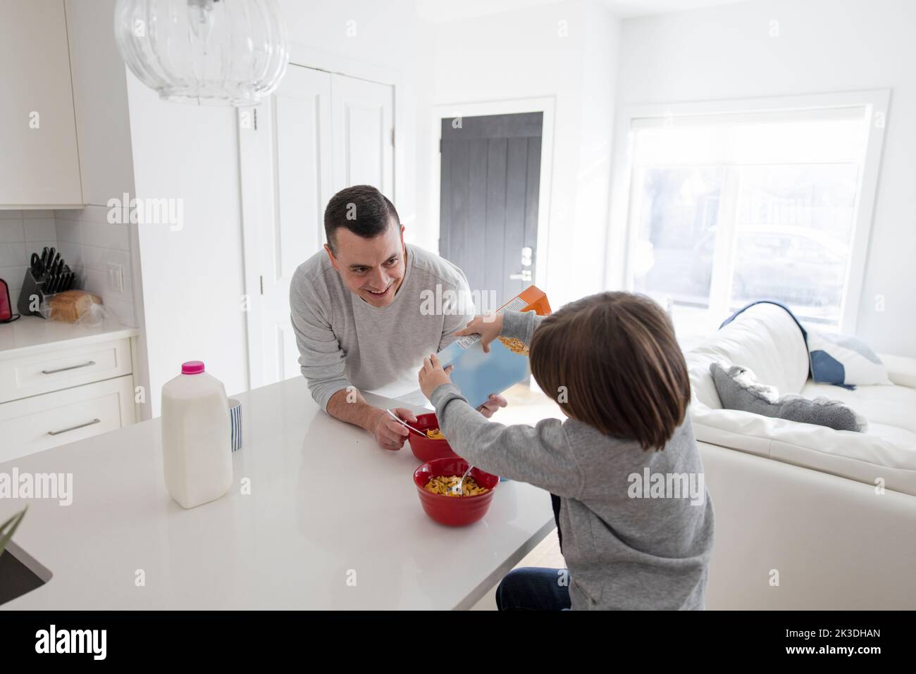 Pouring cereal box hi-res stock photography and images - Alamy
