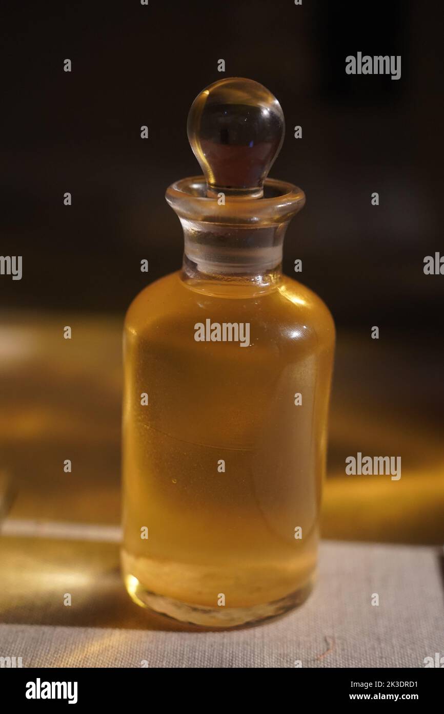 Sperm whale oil spermaceti oil hi-res stock photography and images - Alamy