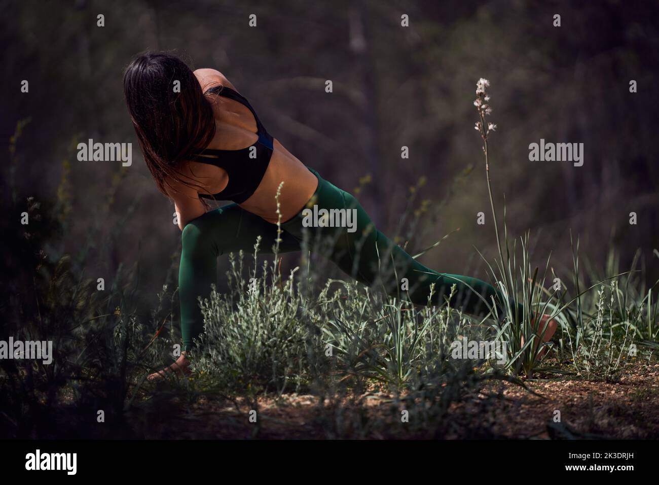 Woman exercise lunge twist hi-res stock photography and images - Alamy