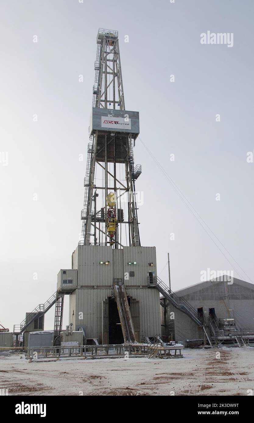 Onshore exploratidrilling rig hi-res stock photography and images - Alamy