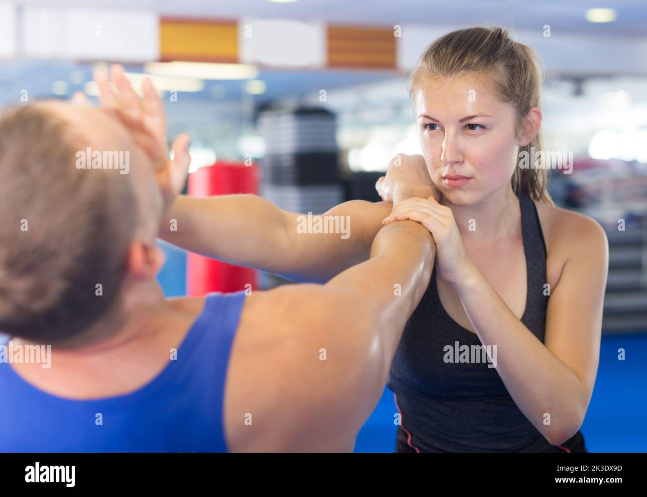 Karate woman fighting hi-res stock photography and images - Alamy