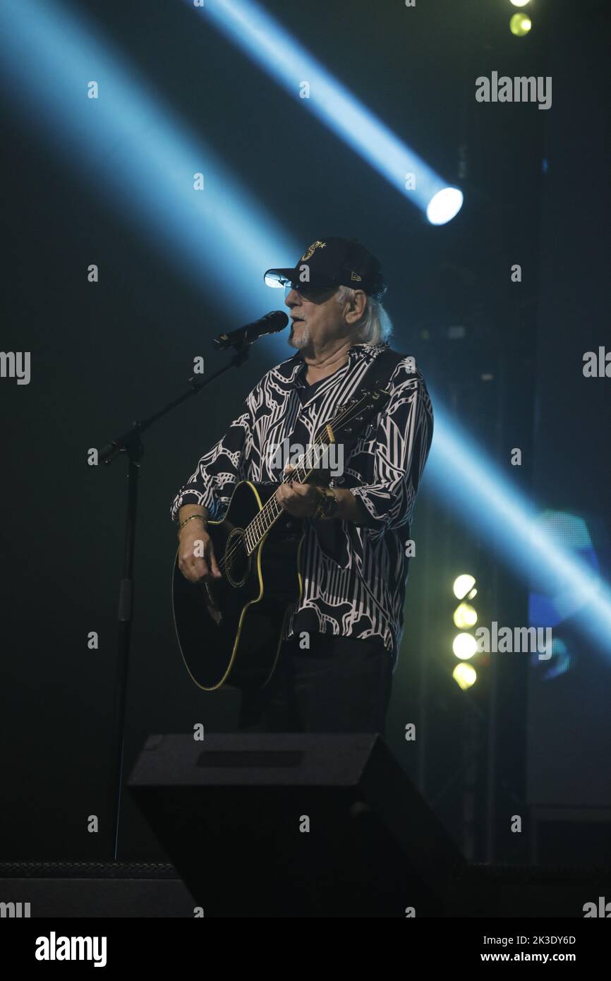 Karl-Heinz Ulrich von den Amigos bei der "Für unsere Freunde" Tour in ...