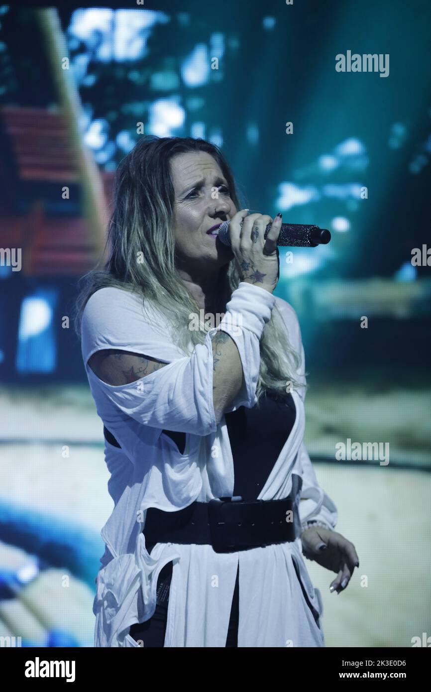 Daniela Ulrich aka Daniela Alfinito bei der "Für unsere Freunde" Tour ...