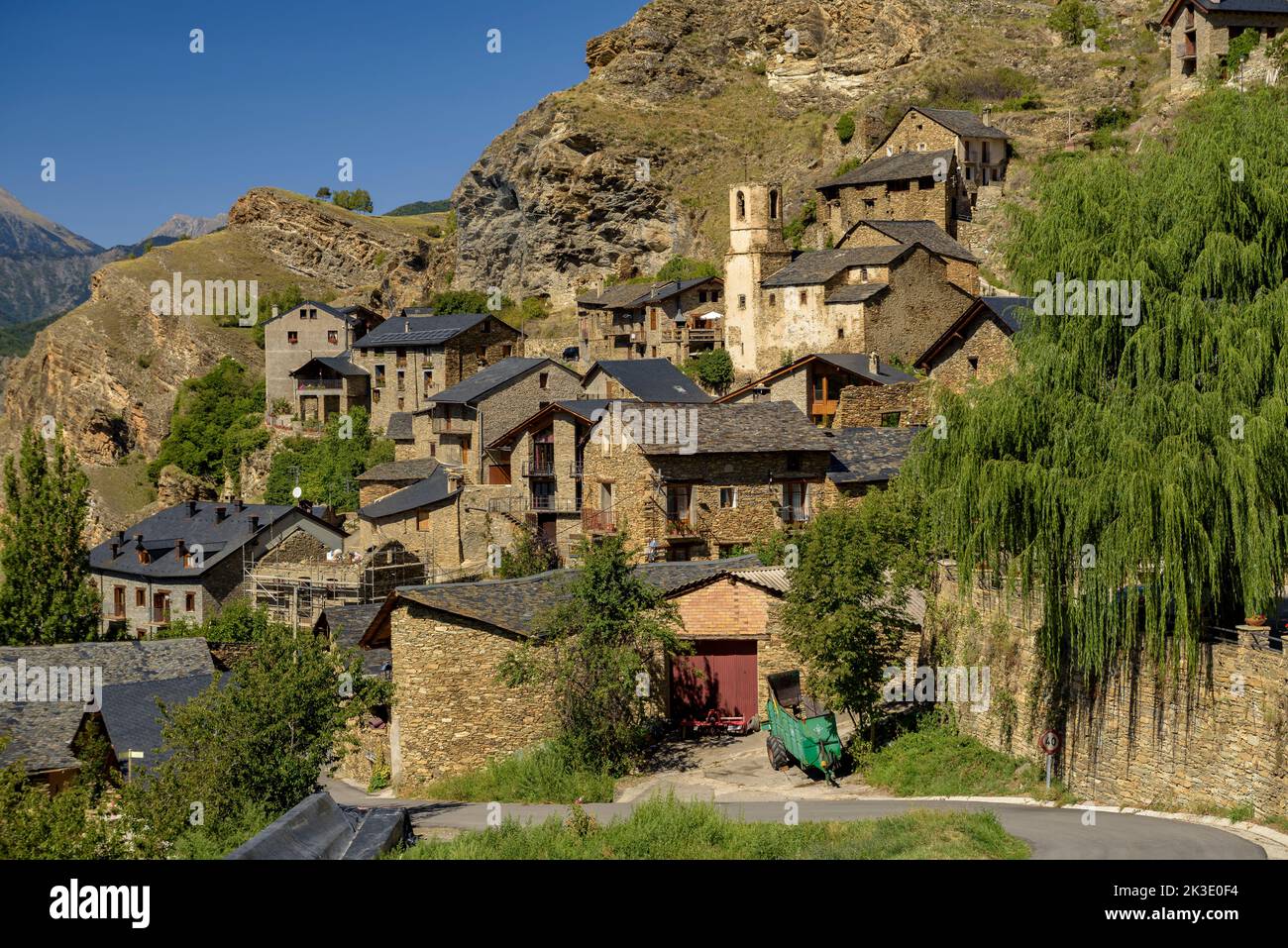 Parque e iglesia hi-res stock photography and images - Alamy