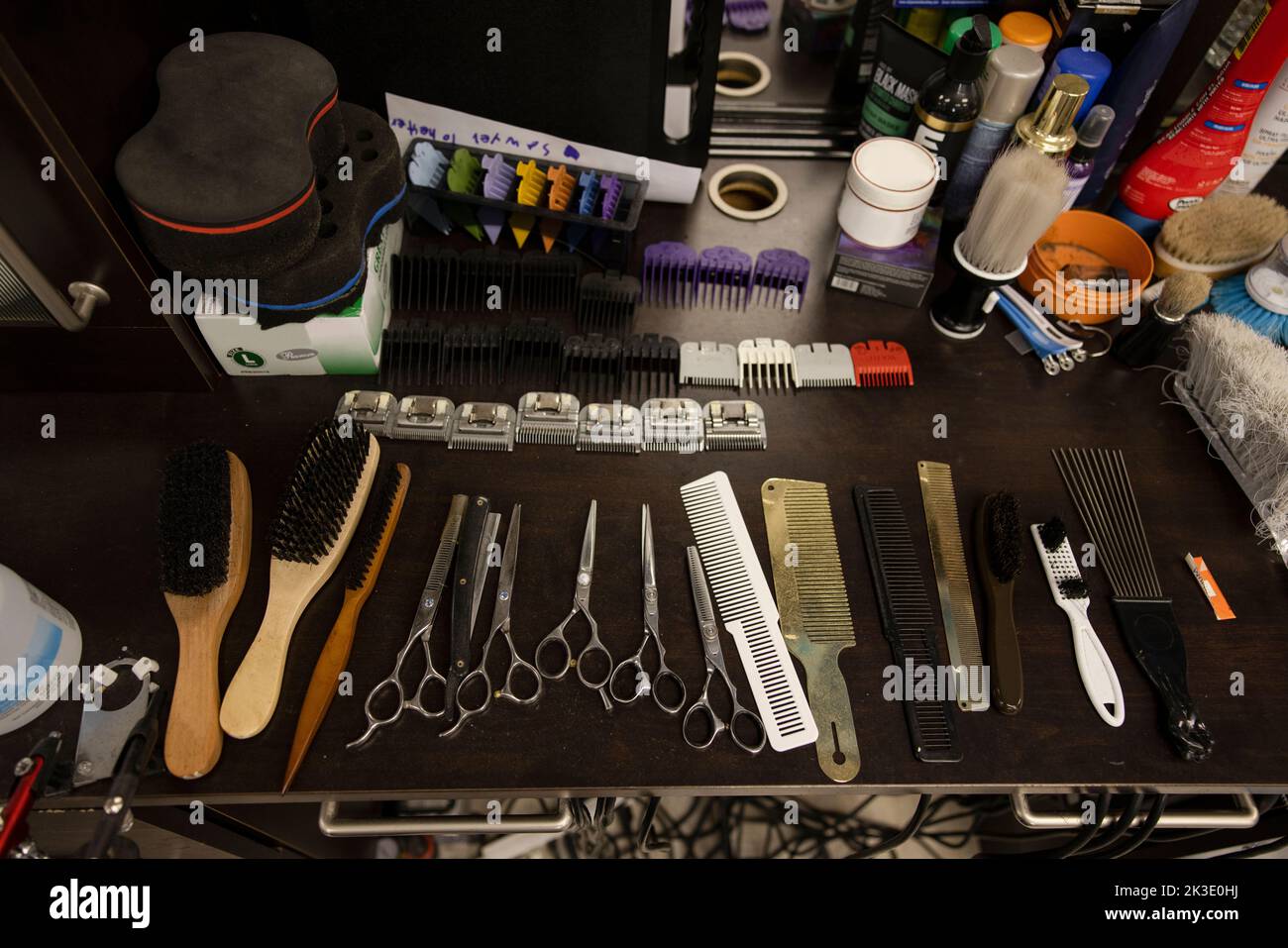 Barber scissors and comb tools hi-res stock photography and images - Alamy