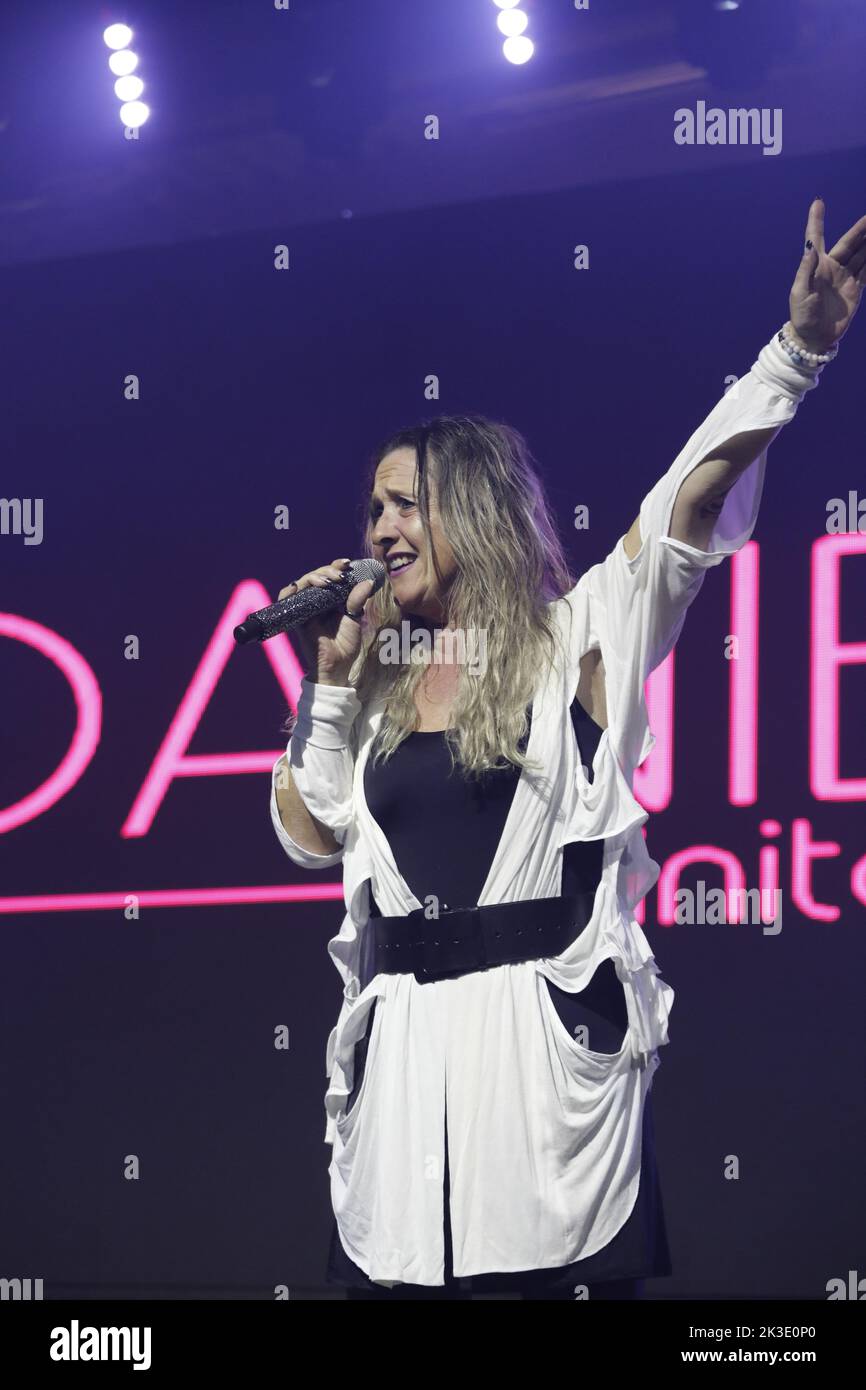 Daniela Ulrich aka Daniela Alfinito bei der "Für unsere Freunde" Tour ...